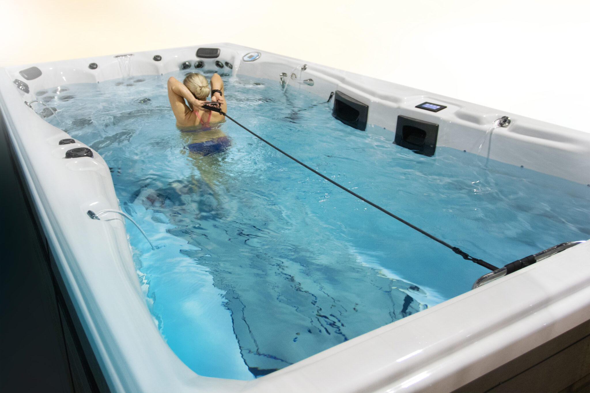 Hydrotherapy pool exercises: how water can help you move better - H2X Blog